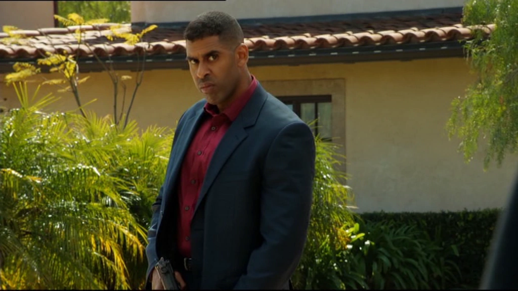 Guard 1 (Three Hearts) | NCIS Database | Fandom