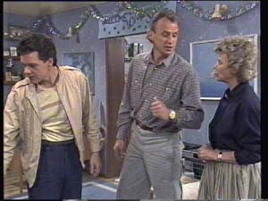 Episode 400 - 5 December 1986 | Neighbours Soap Opera Wiki | Fandom