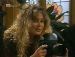 Photographer (Episode 2143) | Neighbours Soap Opera Wiki | Fandom