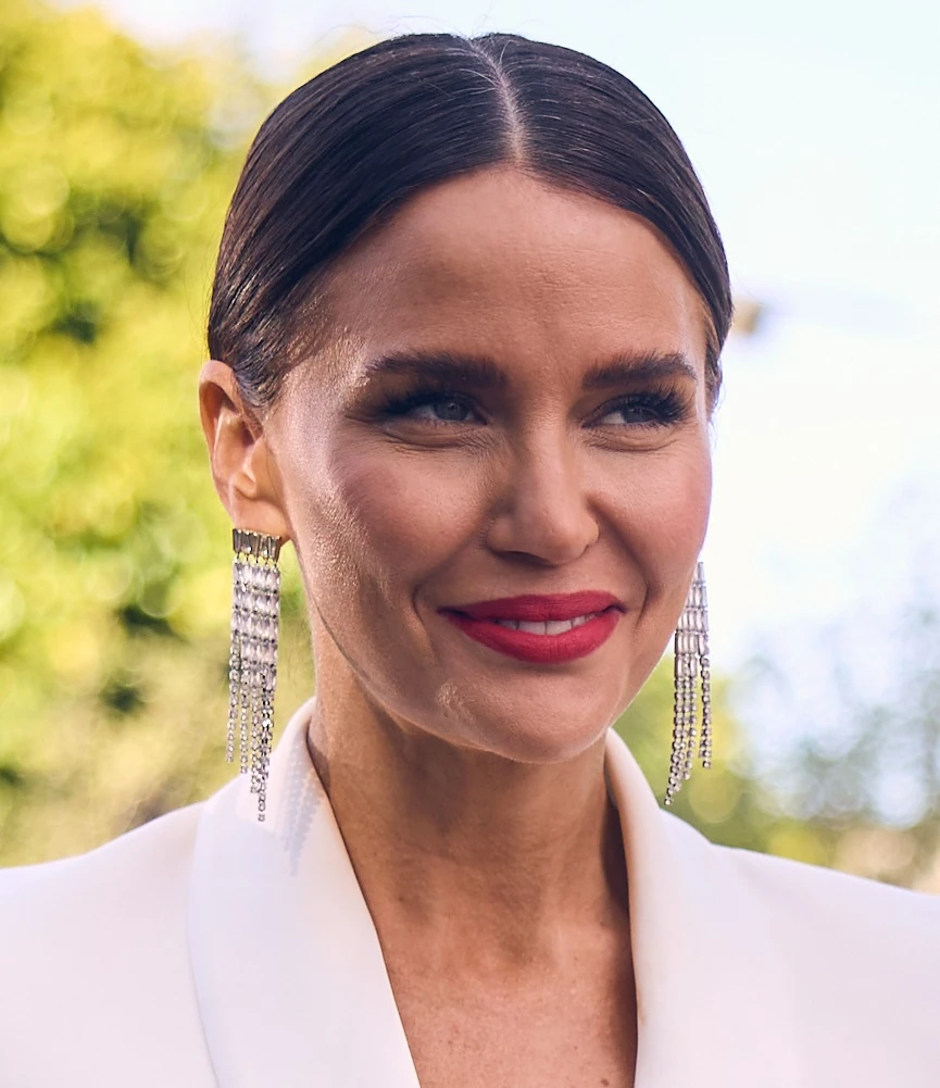 Elly Conway | Neighbours Soap Opera Wiki | Fandom