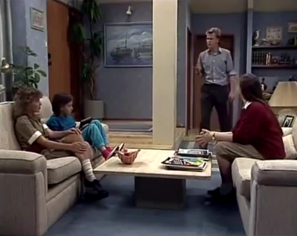Episode 272 - 10 June 1986 | Neighbours Soap Opera Wiki | Fandom