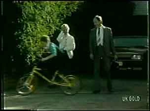 Bernie Sutton | Neighbours Soap Opera Wiki | Fandom