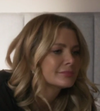 Izzy Hoyland | Neighbours Soap Opera Wiki | Fandom