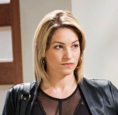 Regan Davis | Neighbours Soap Opera Wiki | Fandom