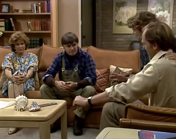 Episode 268 - 4 June 1986 | Neighbours Soap Opera Wiki | Fandom