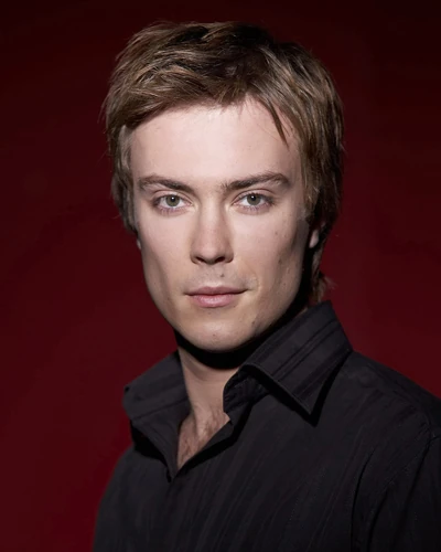 Cameron Robinson | Neighbours Wiki | Fandom