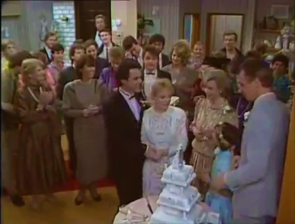 Episode 129 | Neighbours Wiki | Fandom