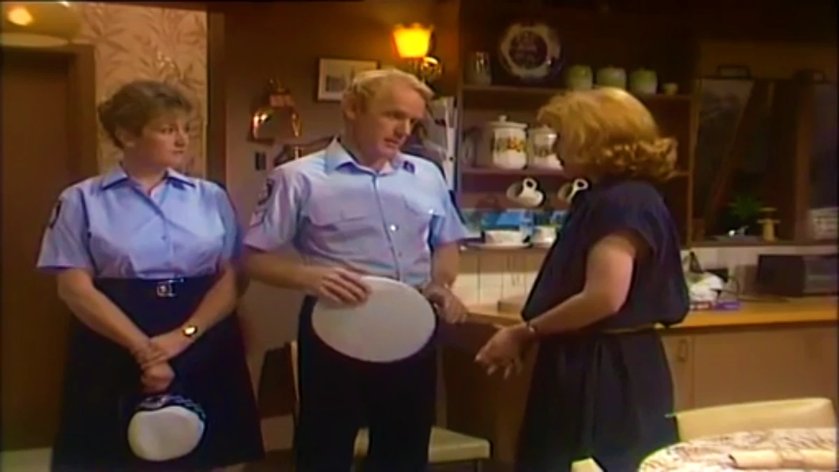 Episode 27 | Neighbours Wiki | Fandom
