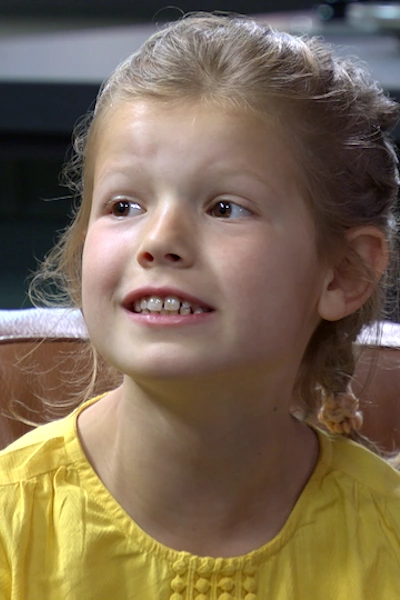 Sandrine De Decker | Thuis wiki | Fandom