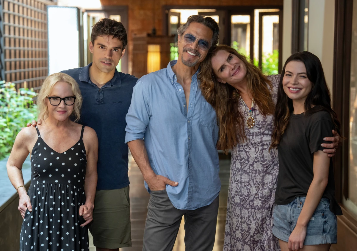 Mother of the Bride | Netflix Wiki | Fandom