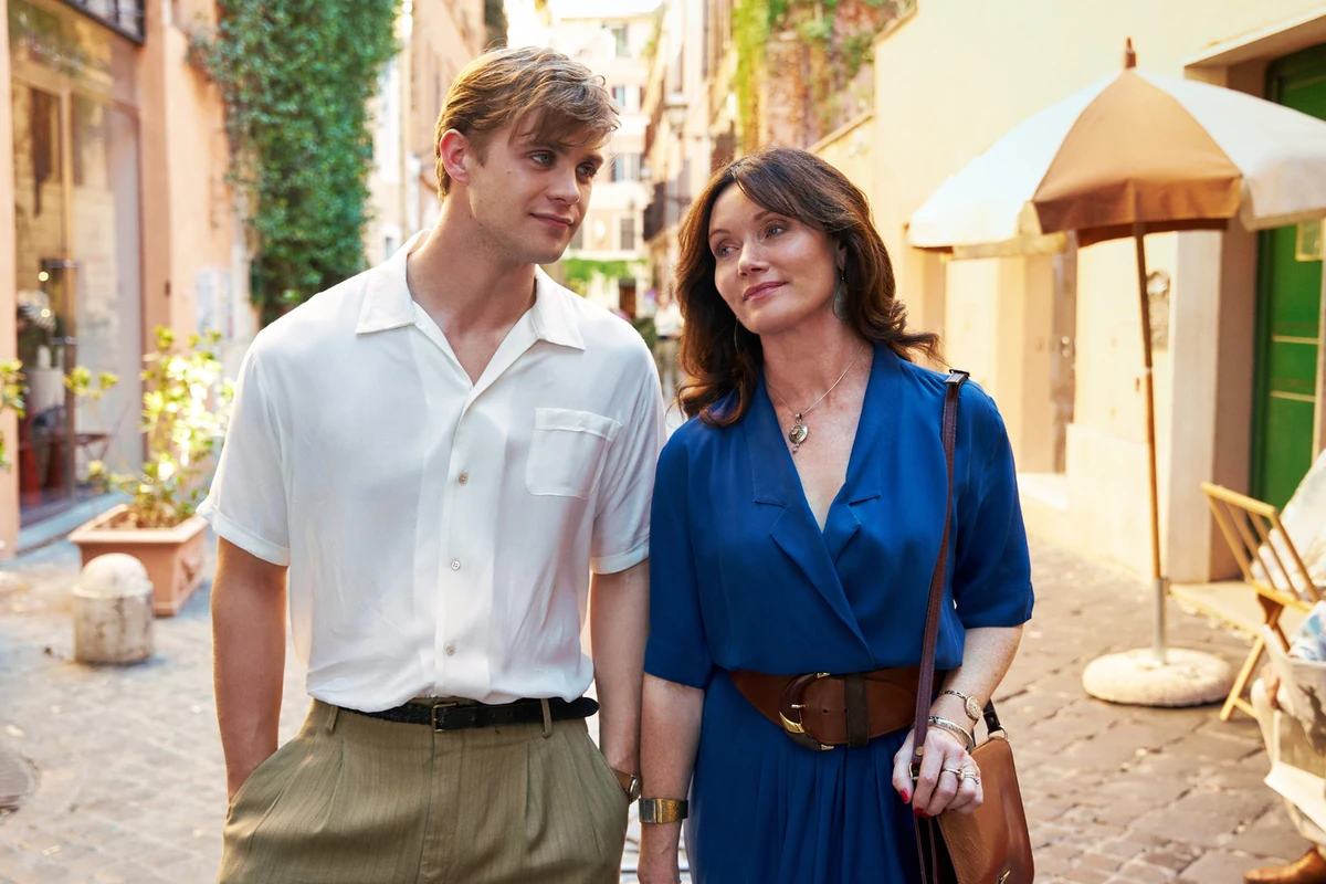 Alison Mayhew | Netflix Wiki | Fandom