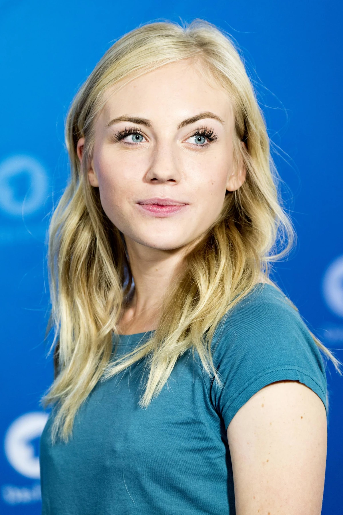 Elisa Schlott | Netflix Wiki | Fandom