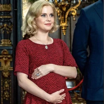 Queen Amber | Netflix Wiki | Fandom