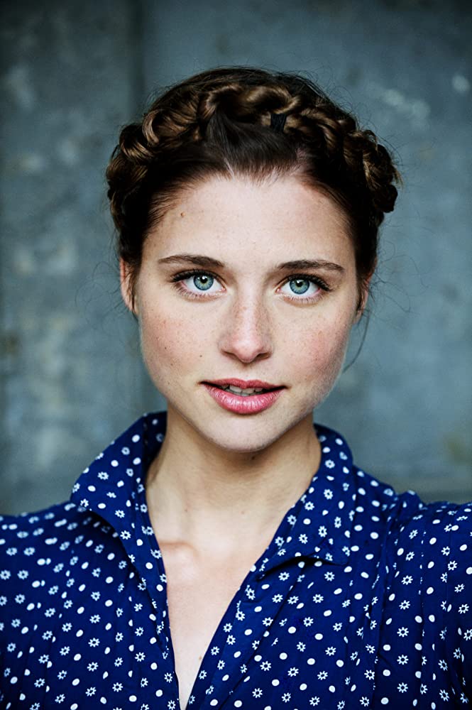 Svenja Jung | Netflix Wiki | Fandom