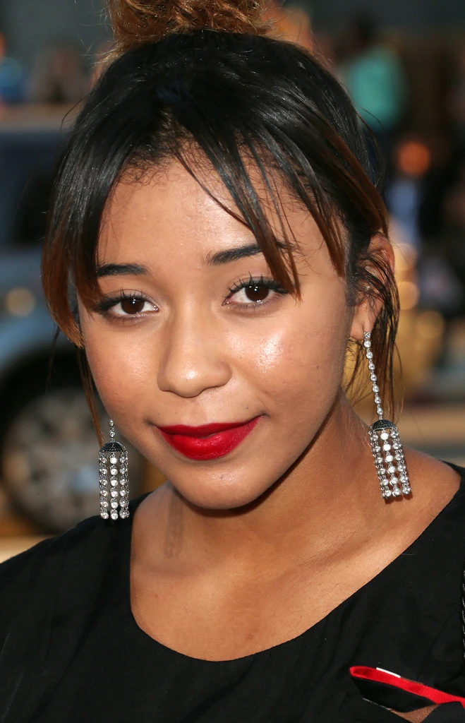 Zoë Soul | Netflix Wiki | Fandom