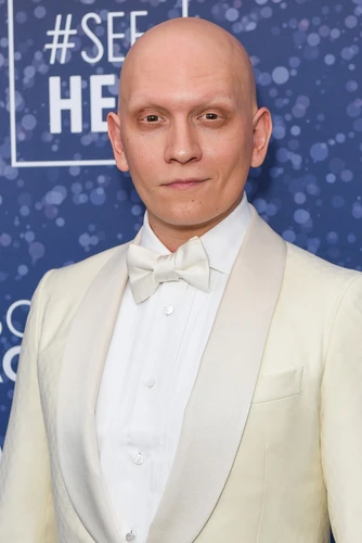 Anthony Carrigan | Netflix Wiki | Fandom
