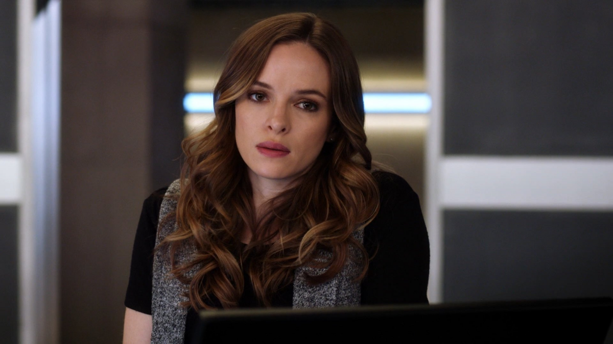 Caitlin Snow New Arrowverse Wiki Fandom