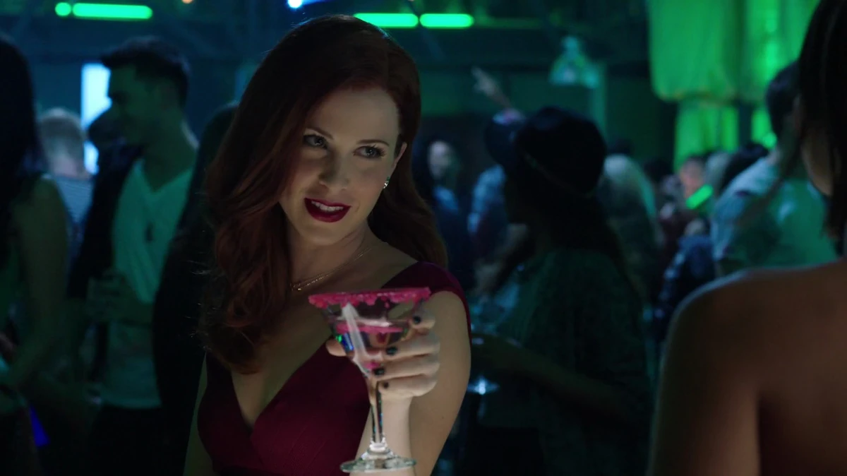 Carrie Cutter (Earth-180) | New Arrowverse Wiki | Fandom