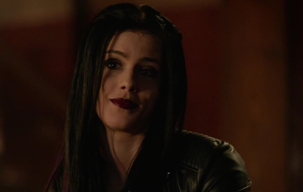 Felicity Smoak New Arrowverse Wiki Fandom