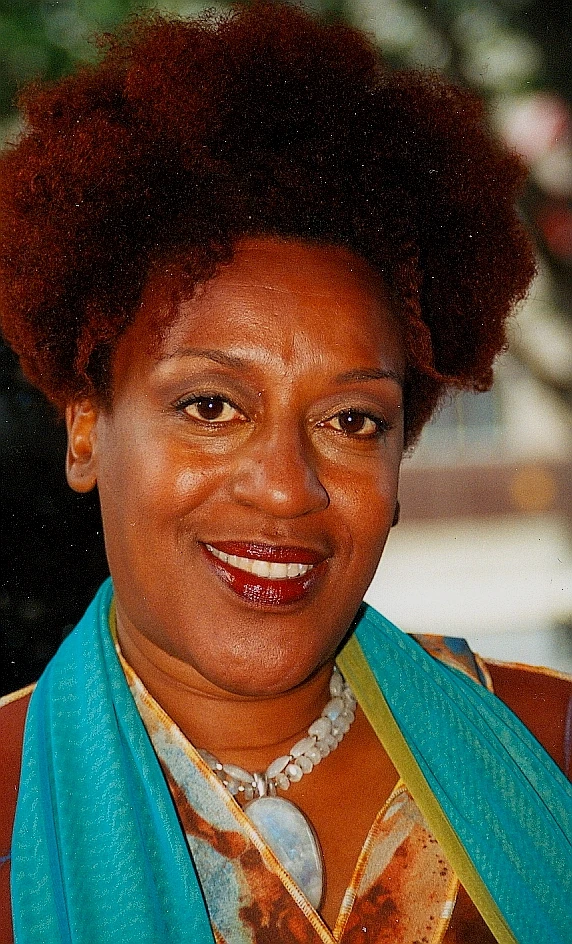 C C H Pounder | Nick and friends Wiki | Fandom