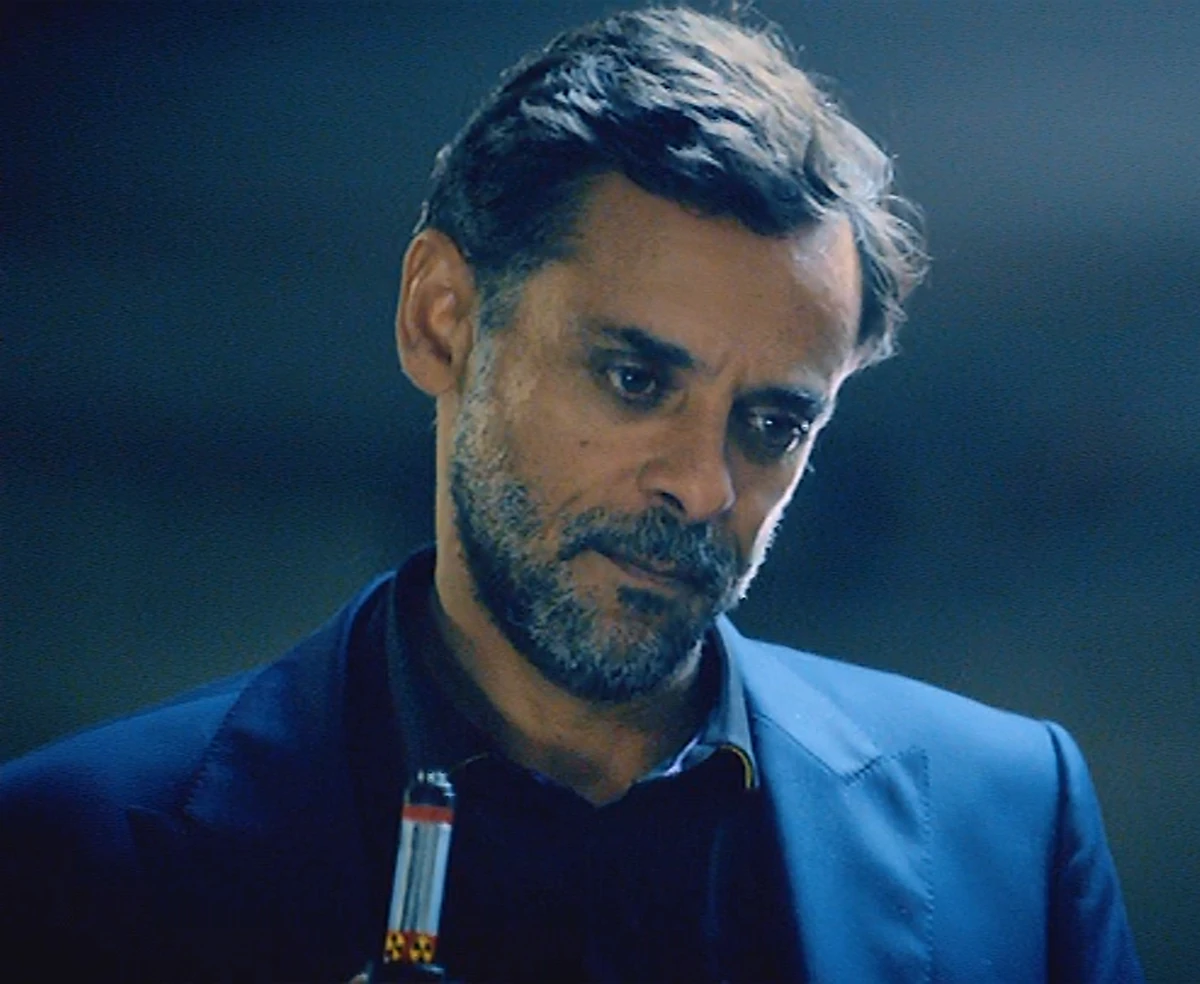 Philip Burton | Wiki Nick Cutter et les Portes du Temps | Fandom