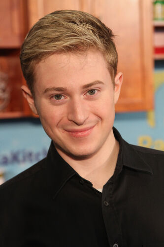 Nevel Papperman | Nickelodeon | Fandom Nevel Papperman | Nickelodeon | Fandom