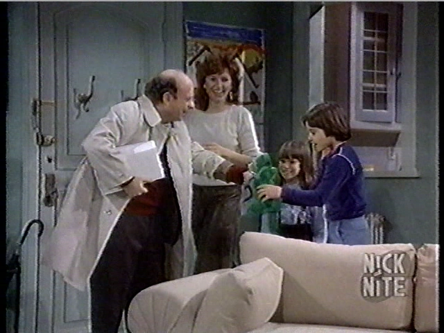 December 30, 1998/Arnie Meets the Kids | Nickstory Wiki | Fandom