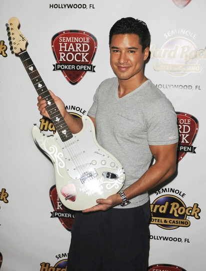 Cale Santiago (Band!AU) | Nightmares of the Past Wiki | Fandom