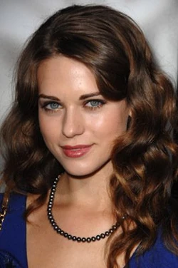 Lyndsy Fonseca | Nikita Wiki | Fandom