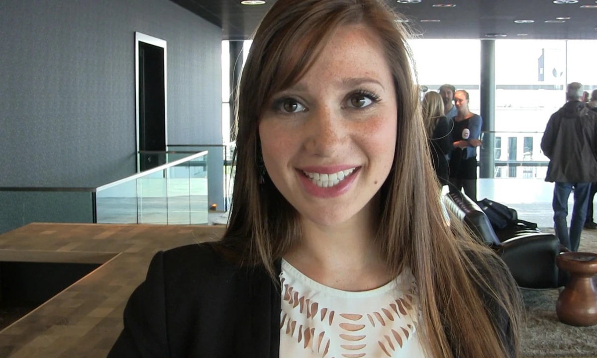 Chava voor in 't Holt | Nederlandse Versie Wiki | Fandom