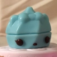 Razz Blue Meringue Gloss-Up | Num Noms Wikia | Fandom