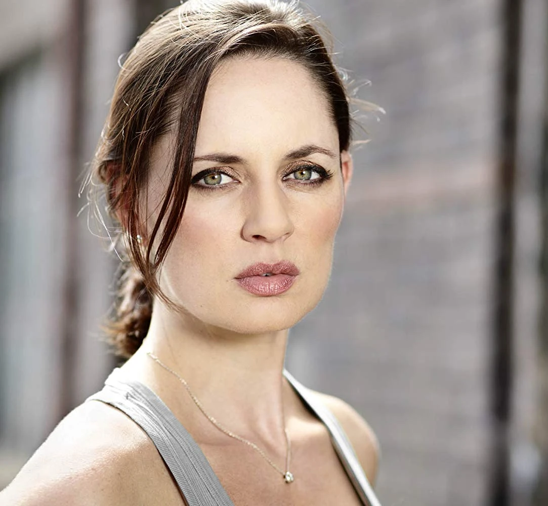 Jennifer Gibson | October Faction Wiki | Fandom