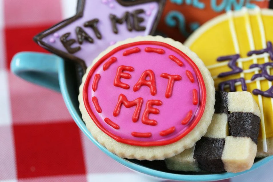 Alice in Wonderland 'Eat Me' Cookies | Official Nerdy Nummies Wiki | Fandom