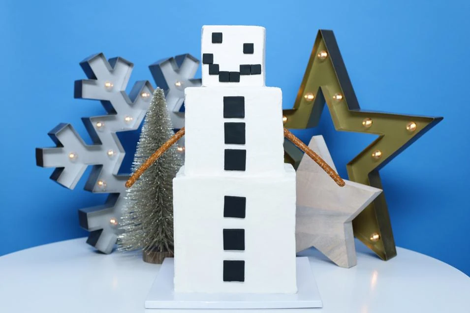 Minecraft Shorn Snow Golem Cake | Official Nerdy Nummies Wiki | Fandom