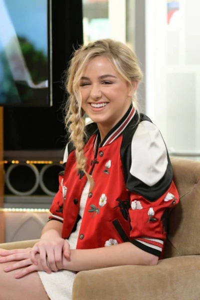 Hollywood Today Live | Chloe Lukasiak Wiki | Fandom