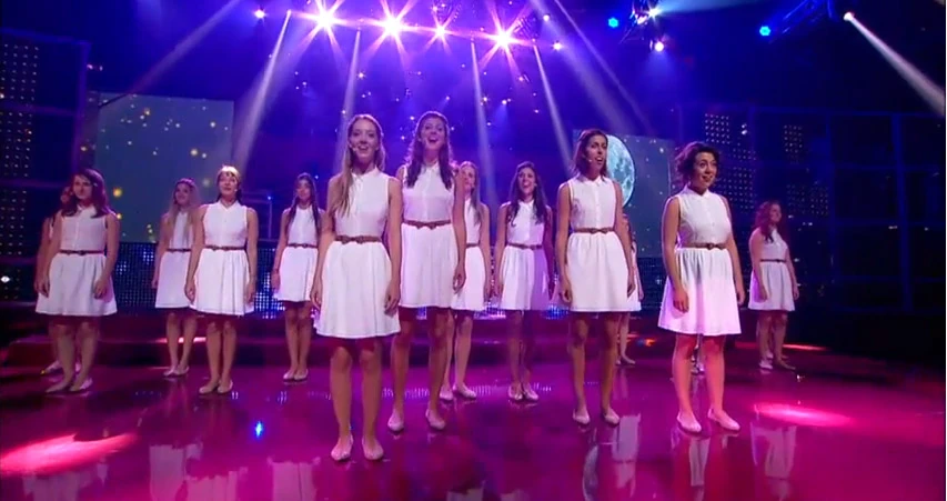 Lluna Riu Avall (Moon River) | Oh Happy Day Wiki | Fandom