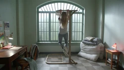 Sarah Connor Doing Pull Ups