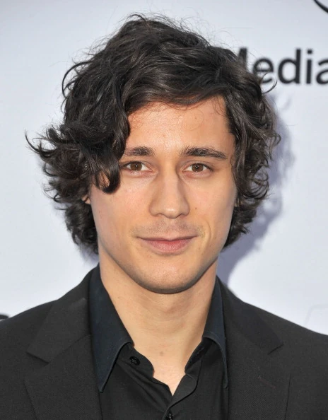 Peter Gadiot | Wiki Once Upon a Time in Wonderland | Fandom