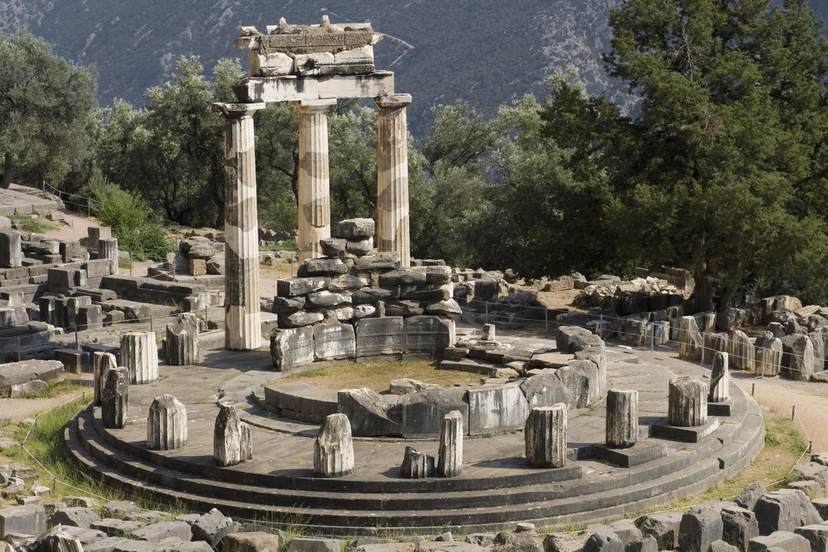 Oracle of Delphi | One Of The Greatest Sources For Greek Mythology Wiki ...