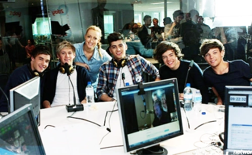 Calendar:April | One Direction Wiki | Fandom