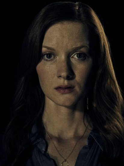 Category:Female characters | Outcast Wiki | Fandom