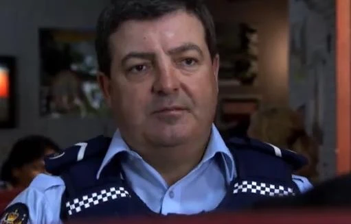 Steven Brownlow | Outrageous Fortune Wiki | Fandom