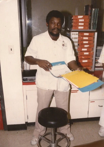 Médico Doktor Vibes | Outsider Music Wiki | Fandom