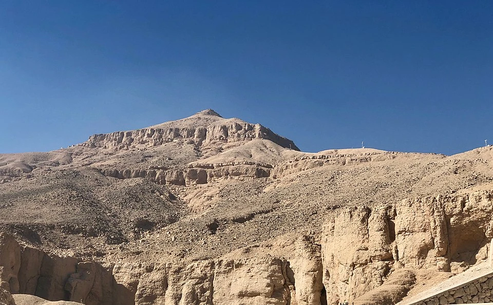 Al-Qurn | Pandaverse Wiki | Fandom