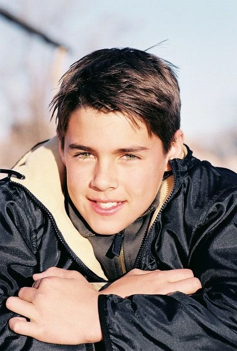 Duncan Bridgewater, Victor of the 10th Hunger Games | Panem_Forever ...