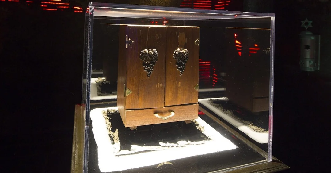 Dybbuk Box | Paranormal Wiki | Fandom