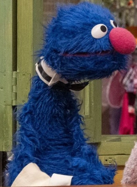 Waiter Grover Sings "Monster in the Mirror" | Parodies Wikia | Fandom