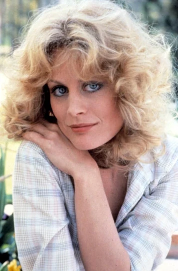 Lisa (Beverly D'Angelo) | The Parody Wiki | Fandom