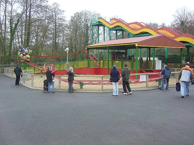 The Flying Frog | Paultons Park Wiki | Fandom