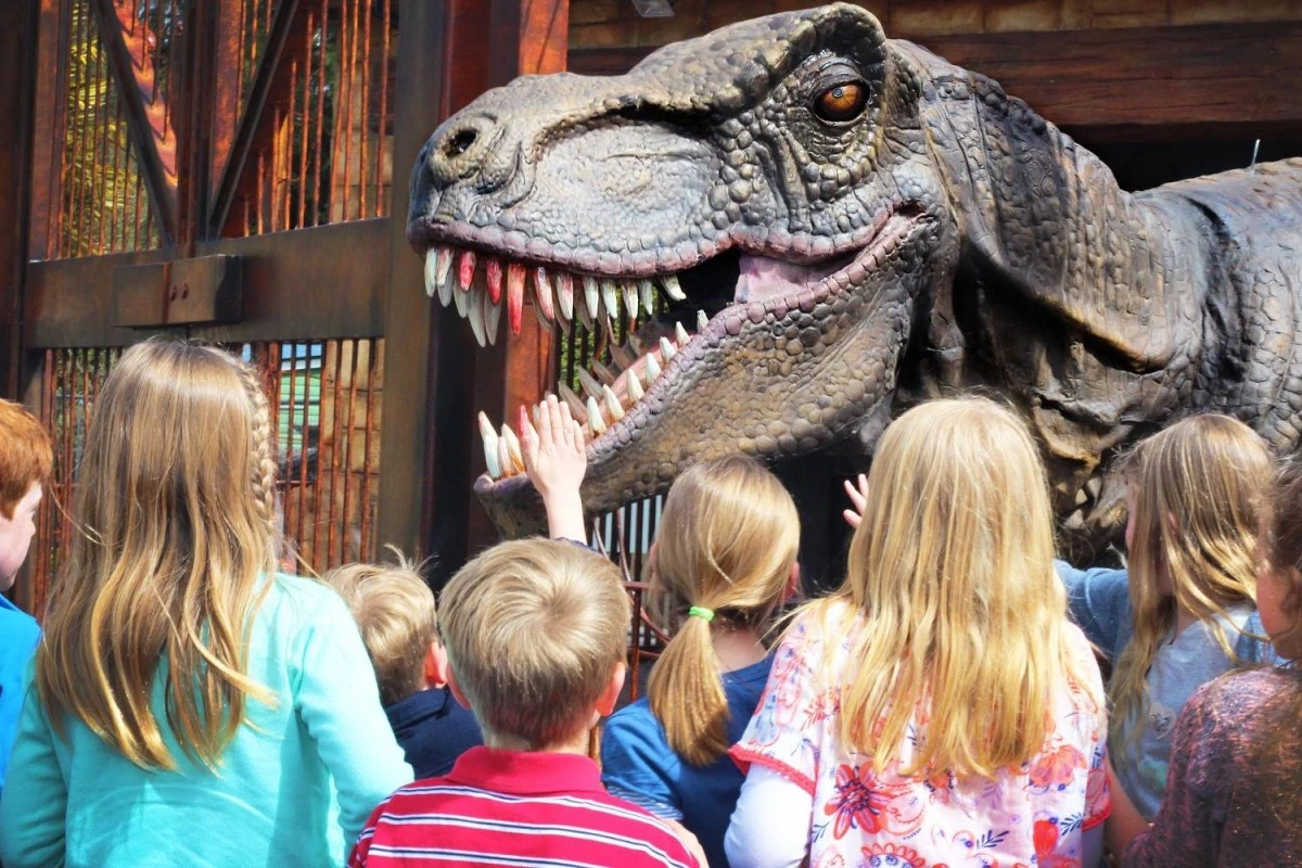 Alive! Dinosaur Encounter | Paultons Park Wiki | Fandom